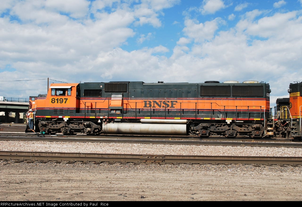 BNSF 8197